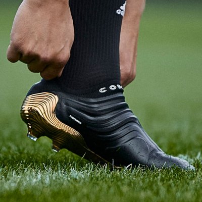 Купить футбольные бутсы в Footballmania